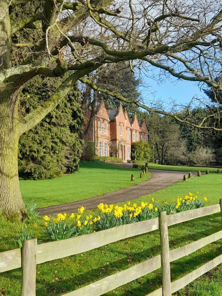 Gardens & Grounds | Ellerton Hall | Two And A Half Acre Grounds
